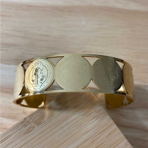 Jewelry | Gold Coin Bangle Bracelet | Poshmark